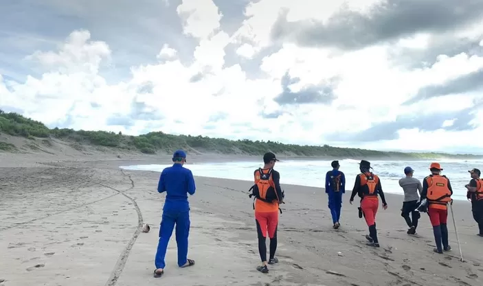 Hari Kedua Pencarian, Awak Kapal yang Hilang di Pantai Santolo Garut ... Hari Kedua Pencarian, Awak Kapal yang Hilang di Pantai Santolo Garut ...